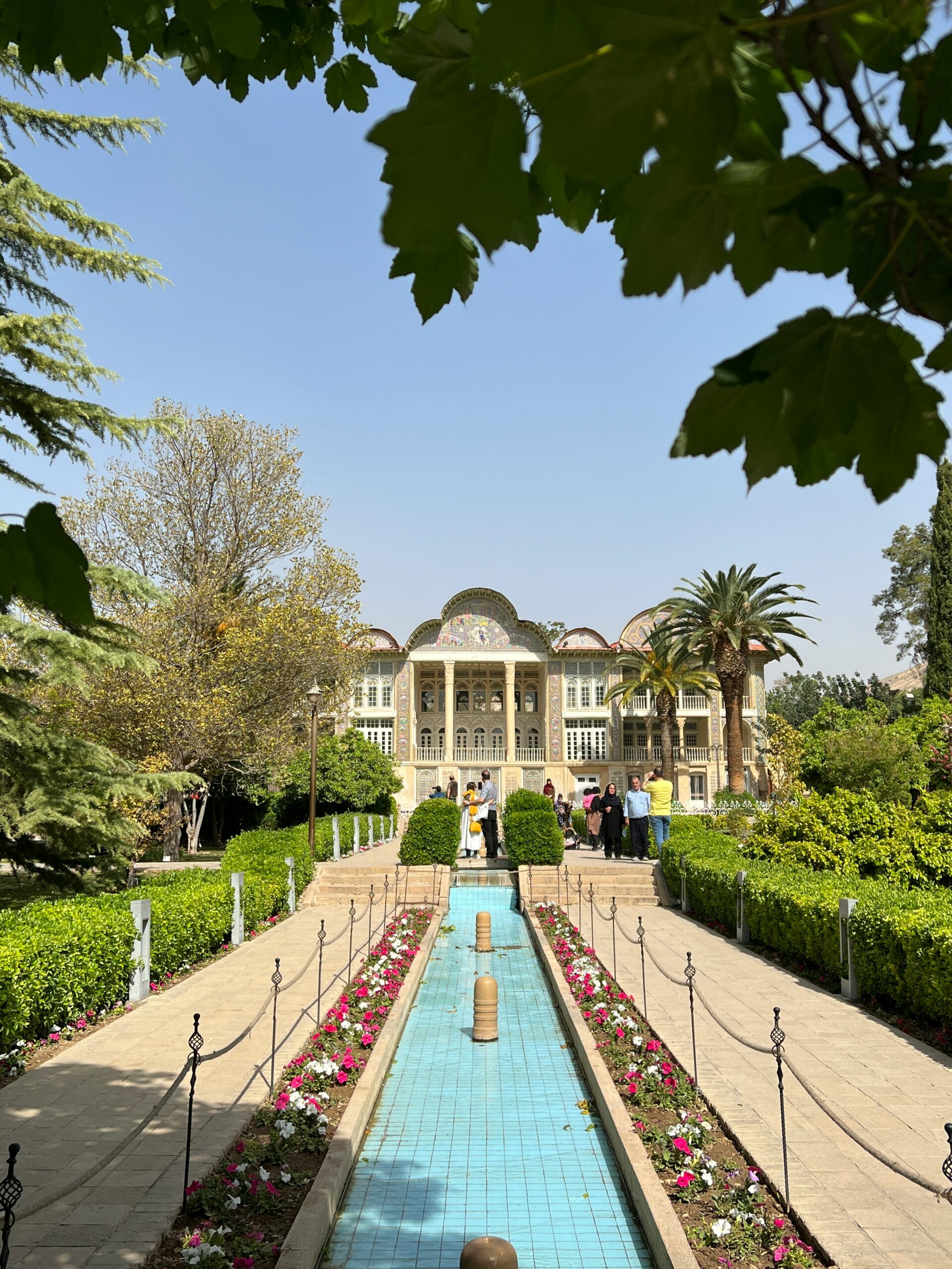 Persian Gardens : A symphony of Water, Nature and Spirituality ...